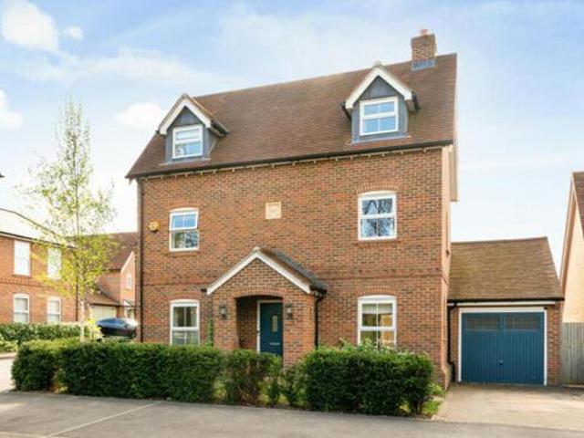 4 Bedroom Detached House For Sale In Basingstoke, Hampshire
