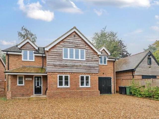 4 Bedroom Detached House For Sale In Basingstoke, Hampshire