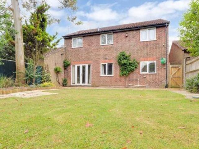4 Bedroom Detached House For Sale In Basingstoke, Hampshire