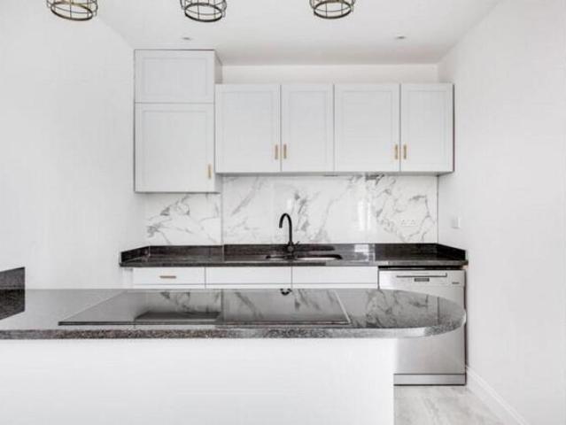 4 bedroom detached house for sale in Beverley Gardens, Worcester Park, Surrey, KT4 8AG, KT4