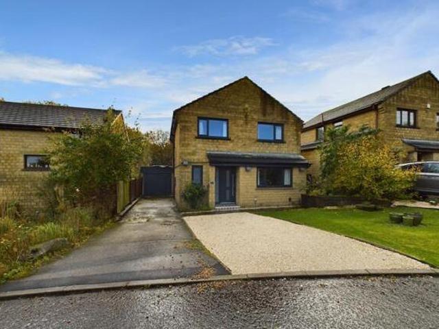 4 Bedroom Detached House For Sale In Beaumont Park Huddersfield