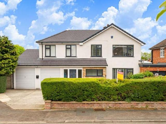 4 bedroom detached house for sale in Beckwith Road, Harrogate, HG2