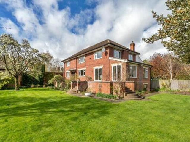4 Bedroom Detached House For Sale In Bedford, Bedfordshire