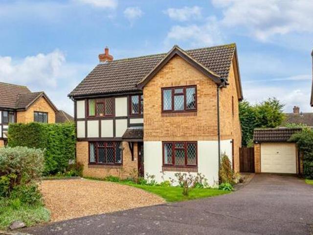 4 Bedroom Detached House For Sale In Bedford, Bedfordshire
