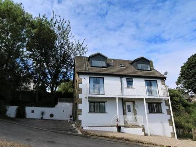 4 bedroom detached house for sale in Beechwood Avenue Bradford BD6 3AF BD6