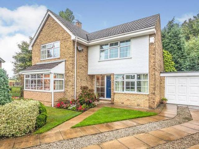 4 bedroom detached house for sale in Beech Drive Ackworth Pontefract West Yorkshire WF7 WF7