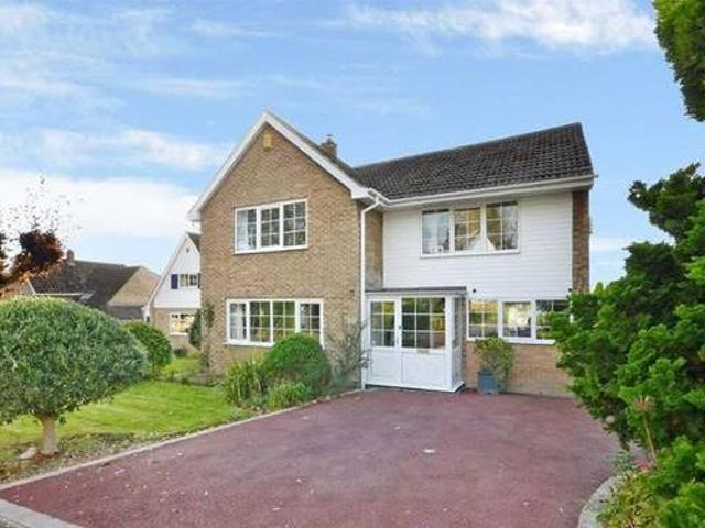 4 bedroom detached house for sale in Beech Drive Ackworth Pontefract WF7 WF7