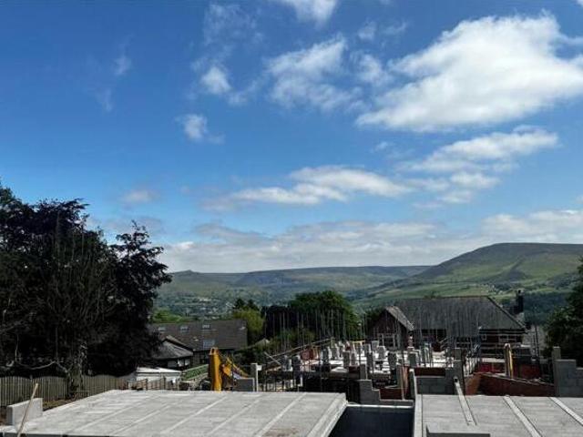 4 Bedroom Detached House For Sale In Beech Lane, Grasscroft