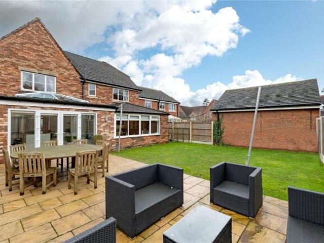 4 bedroom detached house for sale in Beech Walk, Adel, Leeds, LS16