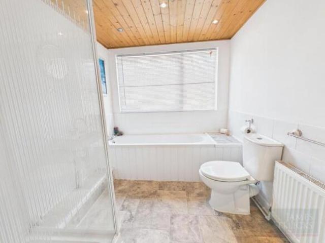 4 bedroom detached house for sale in Beechfield Avenue, Birstall, Leicestershire, LE4