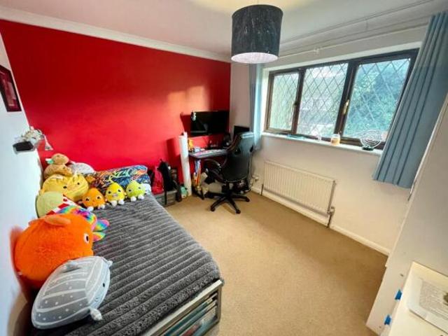4 bedroom detached house for sale in Bellerby Rise, Luton, Bedfordshire, LU4 9DU, LU4
