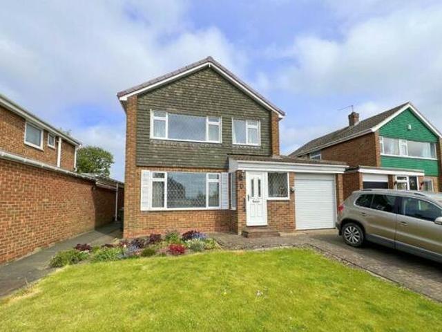 4 Bedroom Detached House For Sale In Belmont
