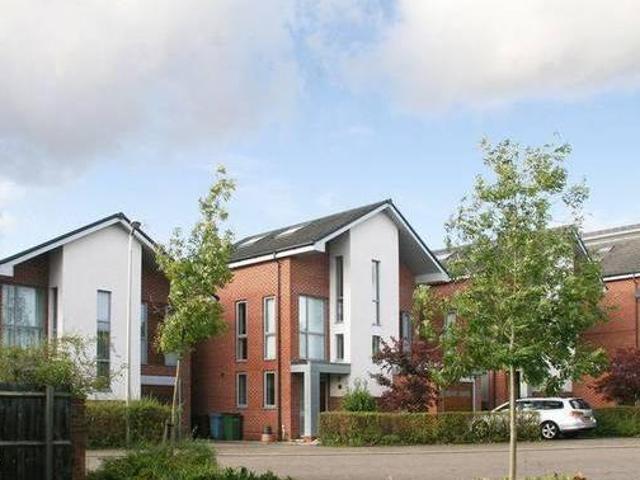 4 bedroom detached house for sale in Belmont Road Gatley SK8