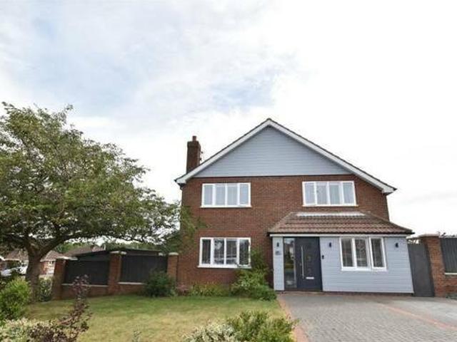 4 bedroom detached house for sale in Belvoir Road Cleethorpes DN35