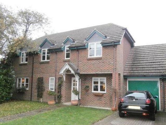 4 bedroom detached house for sale in Benson Wallingford OX10