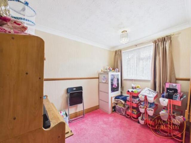 4 bedroom detached house for sale in Bentley Close, Rectory Farm, NN3 5JS, NN3