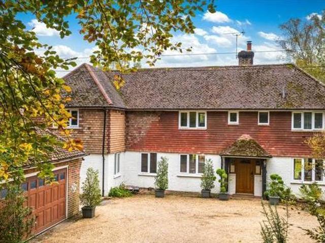 4 bedroom detached house for sale in Bepton Midhurst West Sussex GU29 GU29