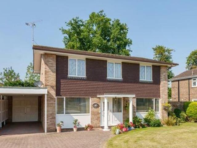 4 Bedroom Detached House For Sale In Berkshire