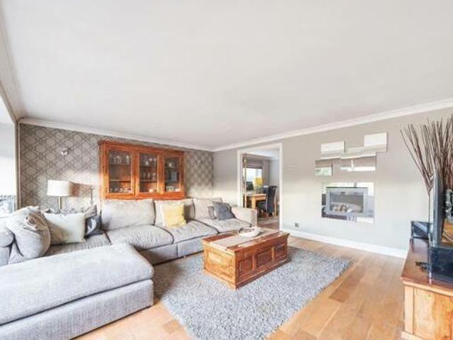 4 Bedroom Detached House For Sale In Berkshire