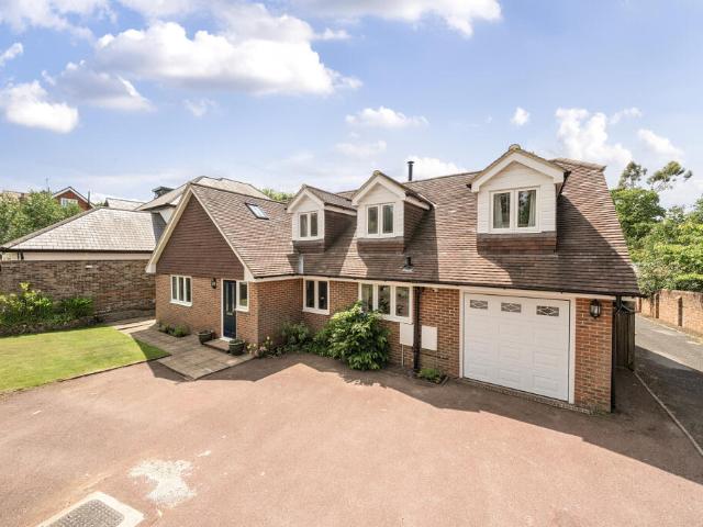 4 bedroom detached house for sale in Bessels Green Road, Sevenoaks, TN13