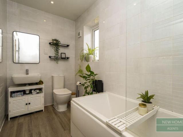 4 bedroom detached house for sale in Bestwood Road, bestwood village, Nottingham, NG6 8ZW, NG6