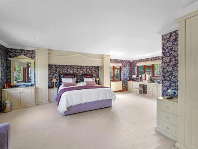 4 bedroom detached house for sale in Billericay Road, Herongate, Brentwood, Essex, CM13