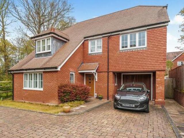 4 Bedroom Detached House For Sale In Billingshurst