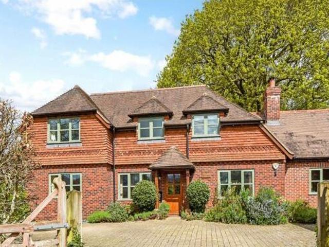 4 Bedroom Detached House For Sale In Billingshurst, West Sussex