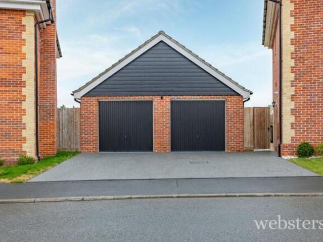 4 bedroom detached house for sale in Binney Road, Drayton, NR8