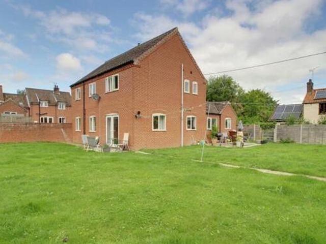 4 Bedroom Detached House For Sale In Bintree