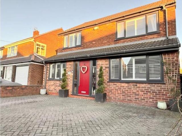4 bedroom detached house for sale in Birch Avenue, Manchester, M35