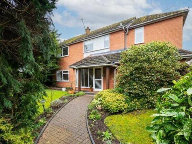 4 Bedroom Detached House For Sale In Bishops Tachbrook
