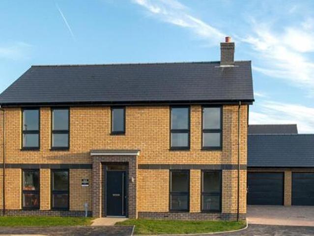 4 Bedroom Detached House For Sale In Bishops Cleeve, Gloucestershire