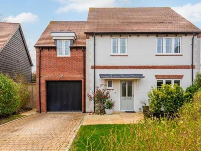 4 Bedroom Detached House For Sale In Bishopstone, Buckinghamshire
