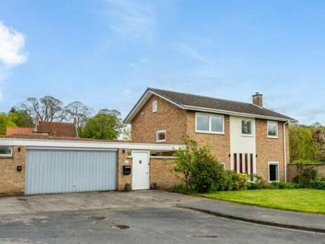 4 Bedroom Detached House For Sale In Bishopthorpe