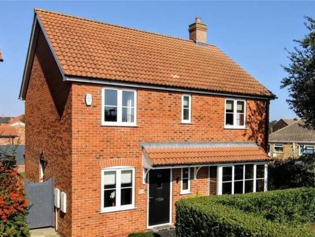 4 bedroom detached house for sale in Bluebell Road Scartho DN33 DN33