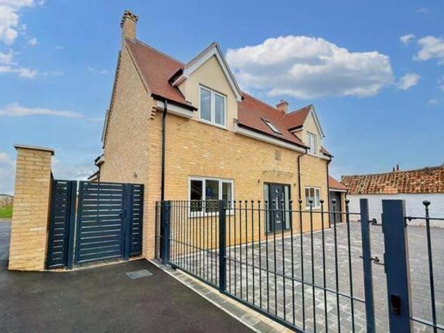4 Bedroom Detached House For Sale In Blunham