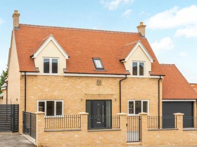 4 Bedroom Detached House For Sale In Blunham, Bedfordshire