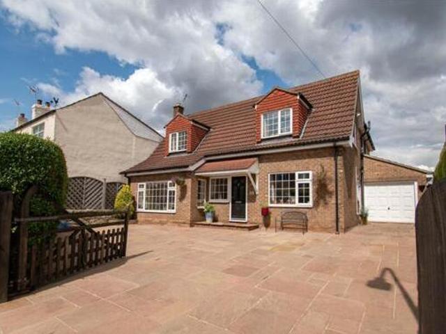 4 Bedroom Detached House For Sale In Blyton, Lincolnshire