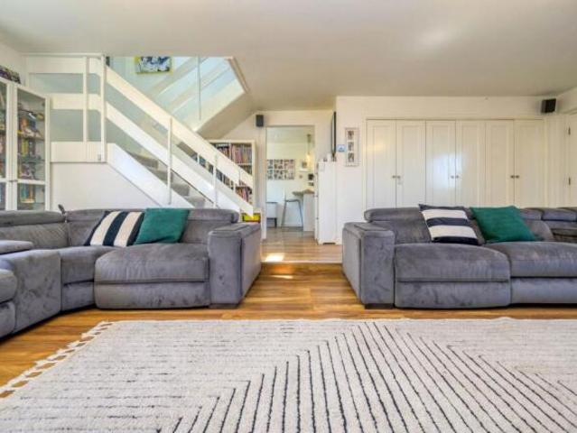 4 bedroom detached house for sale in Blackwater Close, Caversham Park, RG4
