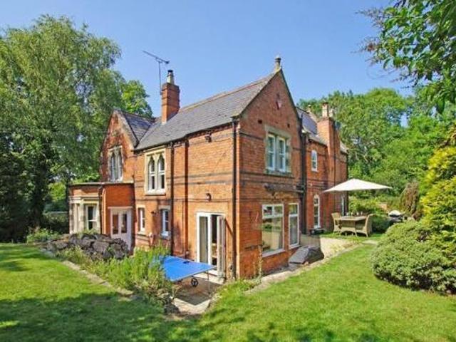 4 Bedroom Detached House For Sale In Blackwell, Worcestershire