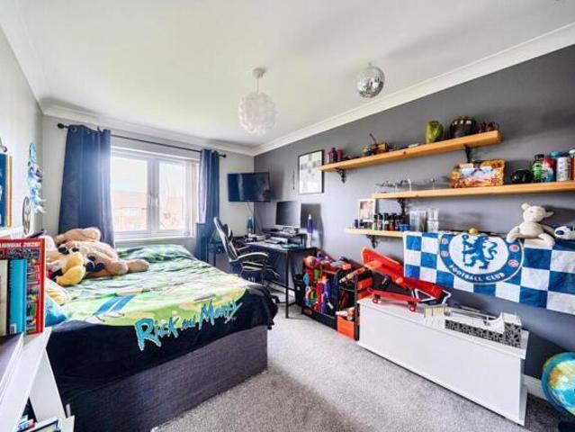 4 bedroom detached house for sale in Blackbird Close, Swindon, SN3
