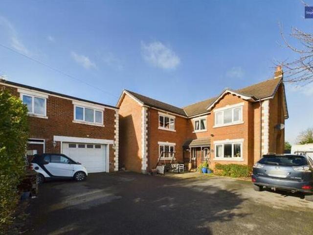 4 Bedroom Detached House For Sale In Blackpool