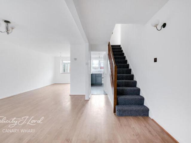 4 bedroom detached house for sale in Blanche Street, London, E16