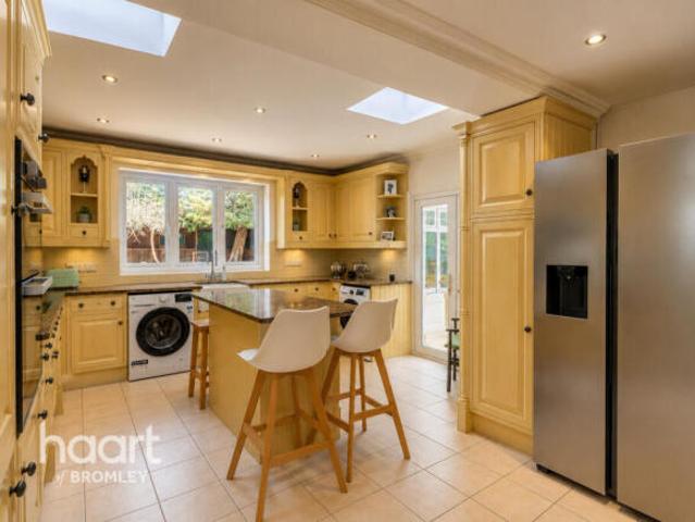 4 bedroom detached house for sale in Blenheim Road, Bromley, BR1