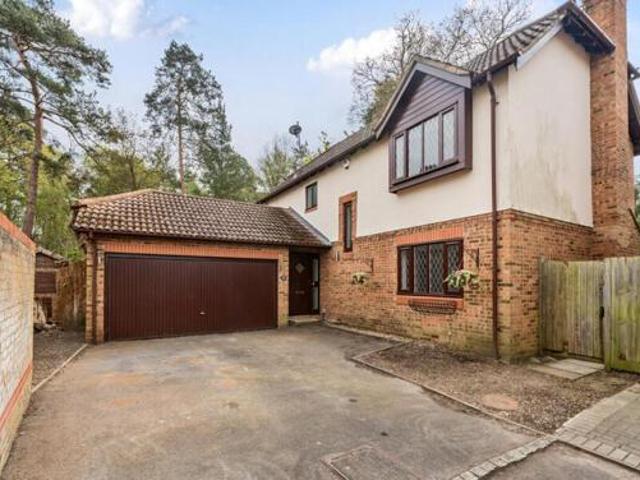 4 Bedroom Detached House For Sale In Bracknell, Berkshire