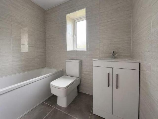 4 bedroom detached house for sale in Bradford Road, Clayton, Bradford, BD14
