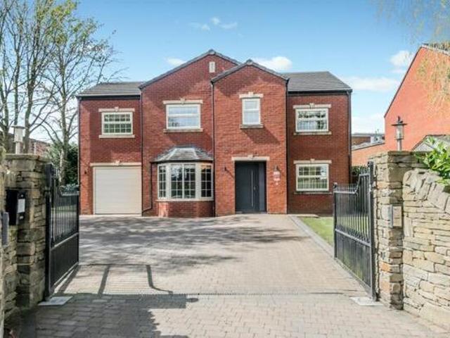 4 Bedroom Detached House For Sale In Bradford, West Yorkshire