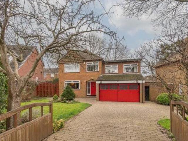 4 Bedroom Detached House For Sale In Bradford, West Yorkshire