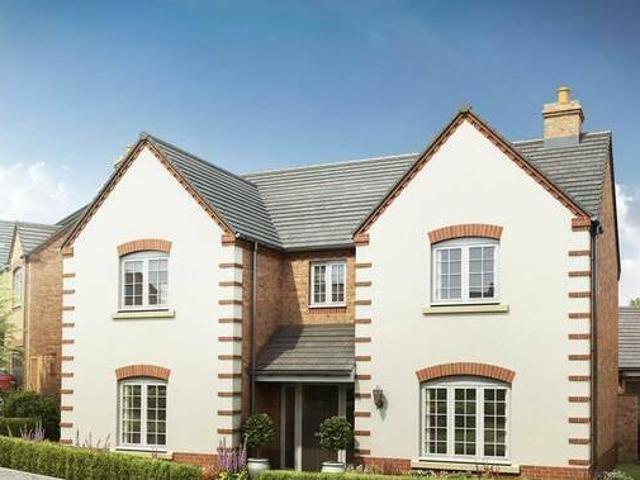 4 bedroom detached house for sale in Bradley Drive ShipstonOnStour Warwickshire CV36